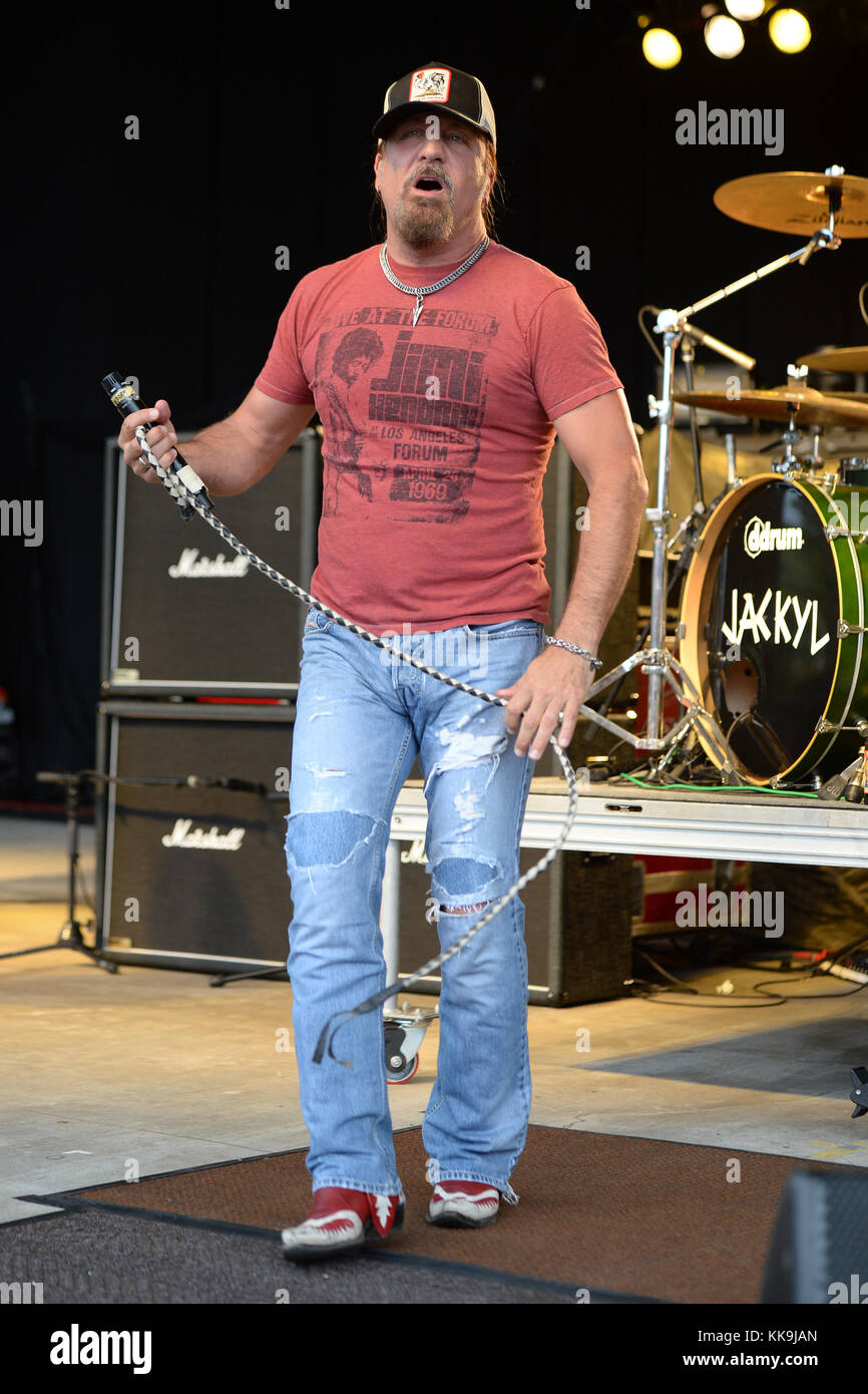 Jesse james dupree hi-res stock photography and images - Alamy