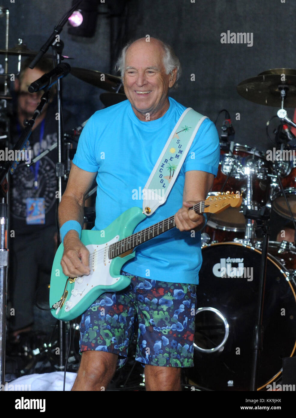 NEW YORK, NY - JULY 29: Jimmy Buffett performs on NBC's 'Today' at ...
