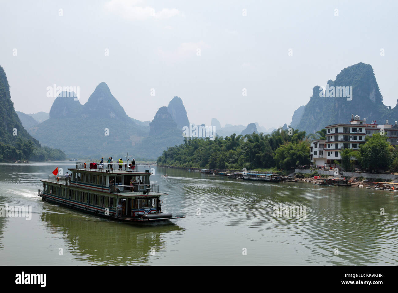 Tourist boat at Li River in Guilin, China Stock Photo - Alamy