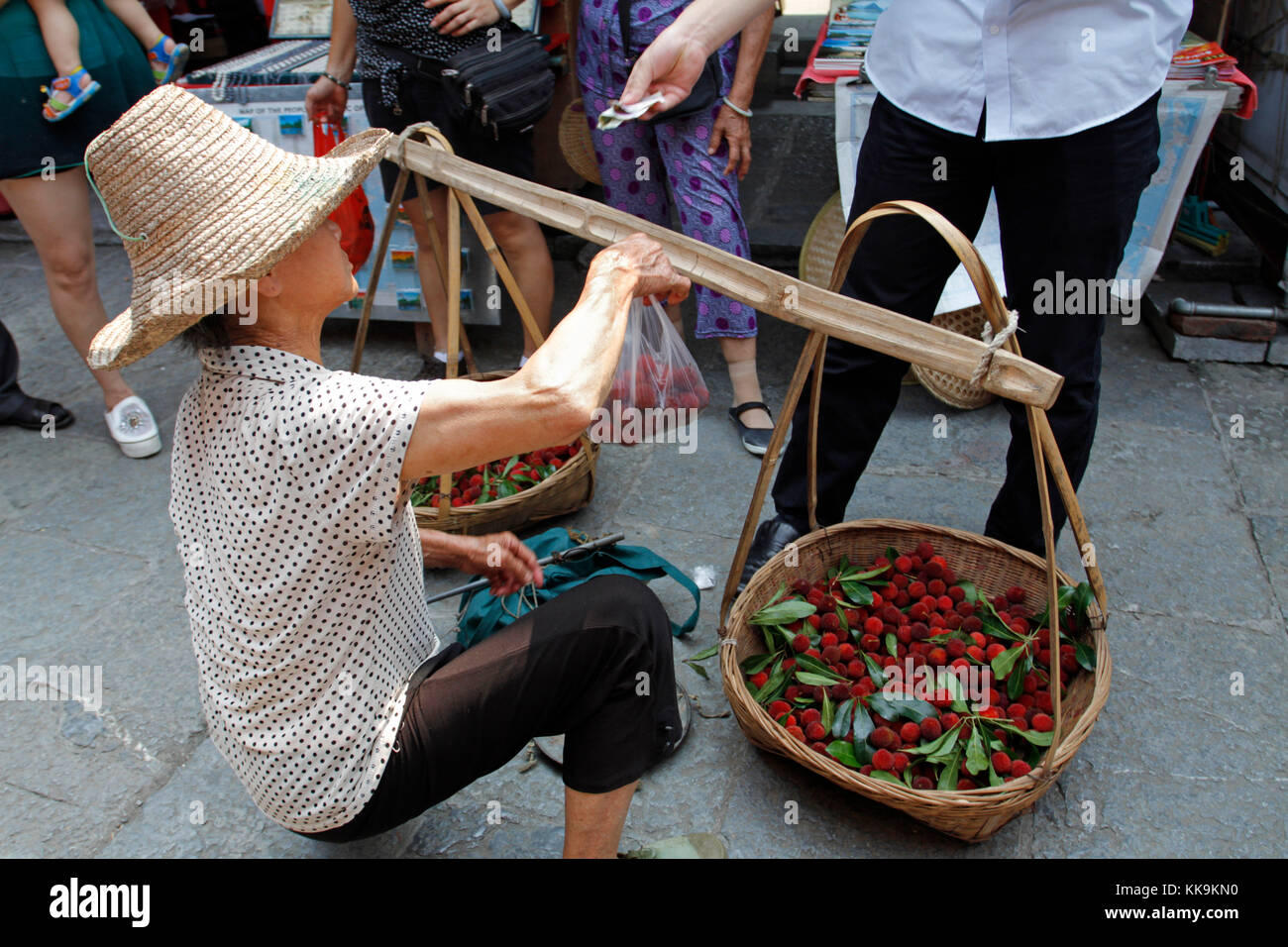 Street peddler hi-res stock photography and images - Alamy