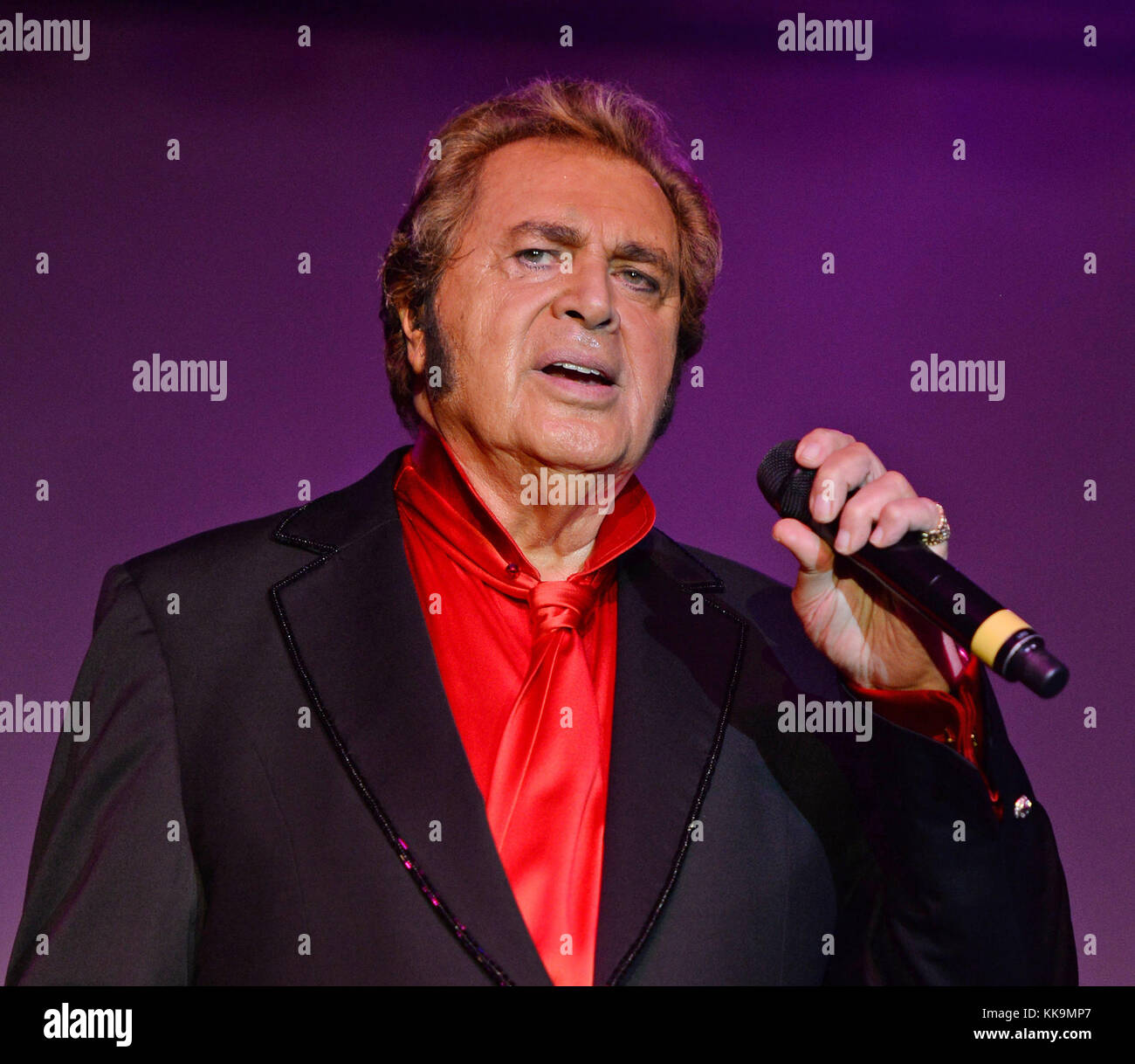 FORT LAUDERDALE, FL - JANUARY 10: English pop singer Engelbert ...