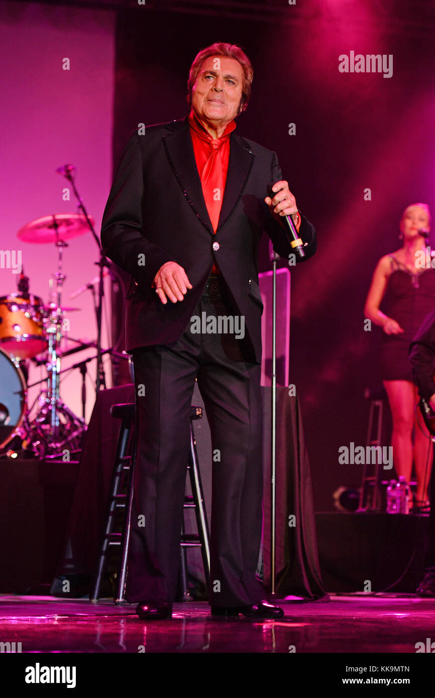 FORT LAUDERDALE, FL - JANUARY 10: English pop singer Engelbert ...
