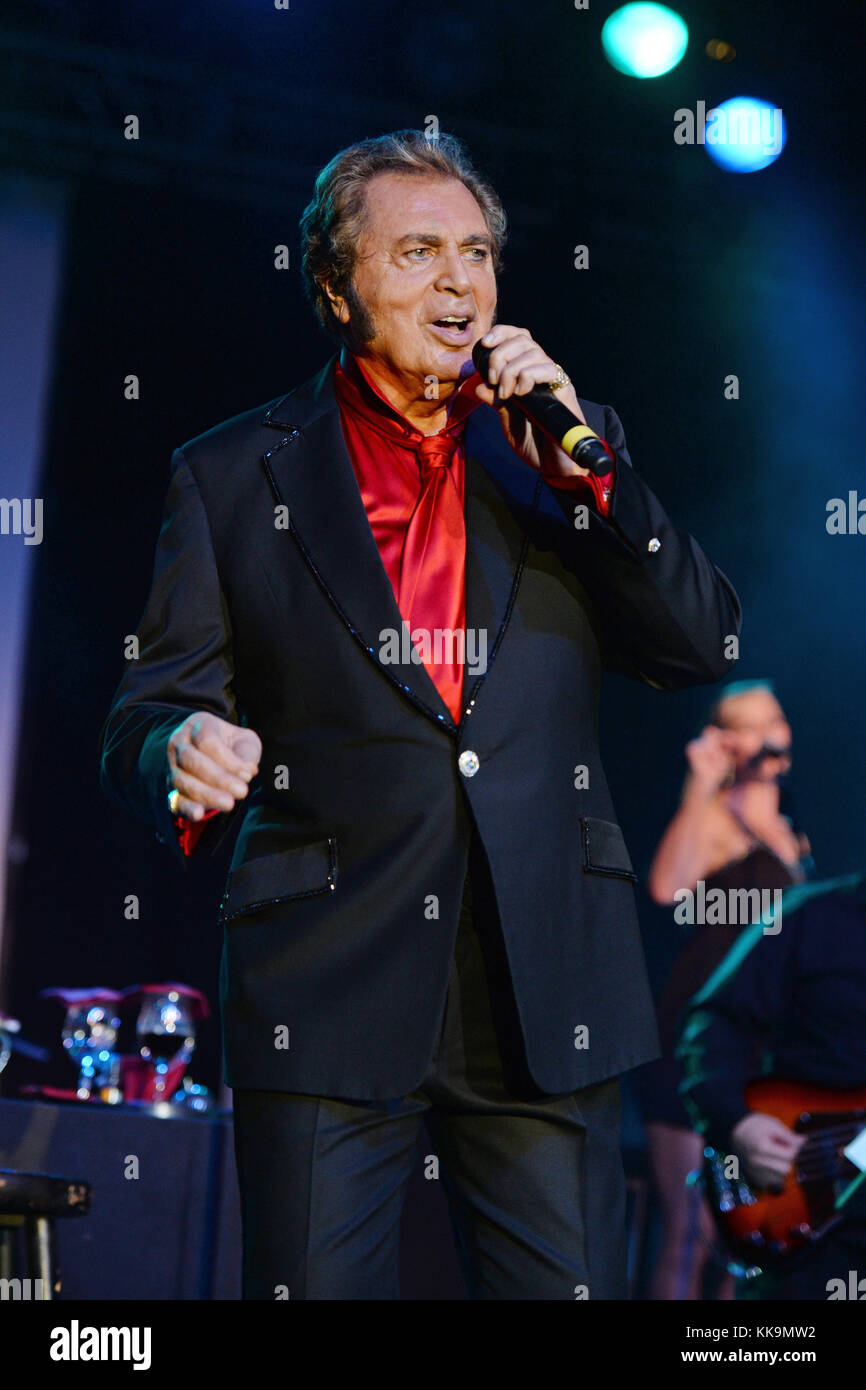 FORT LAUDERDALE, FL - JANUARY 10: English pop singer Engelbert ...