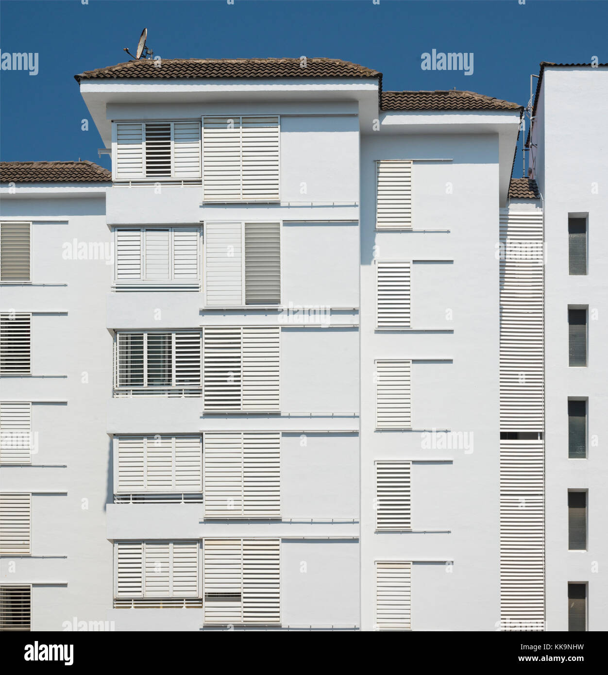 Multi-storey residential building Stock Photo - Alamy