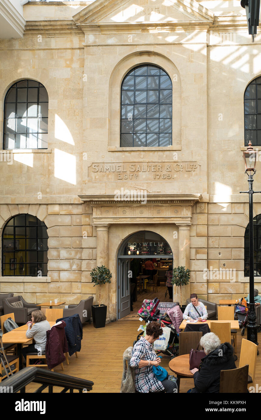 Trowbridge cafe hi-res stock photography and images - Alamy