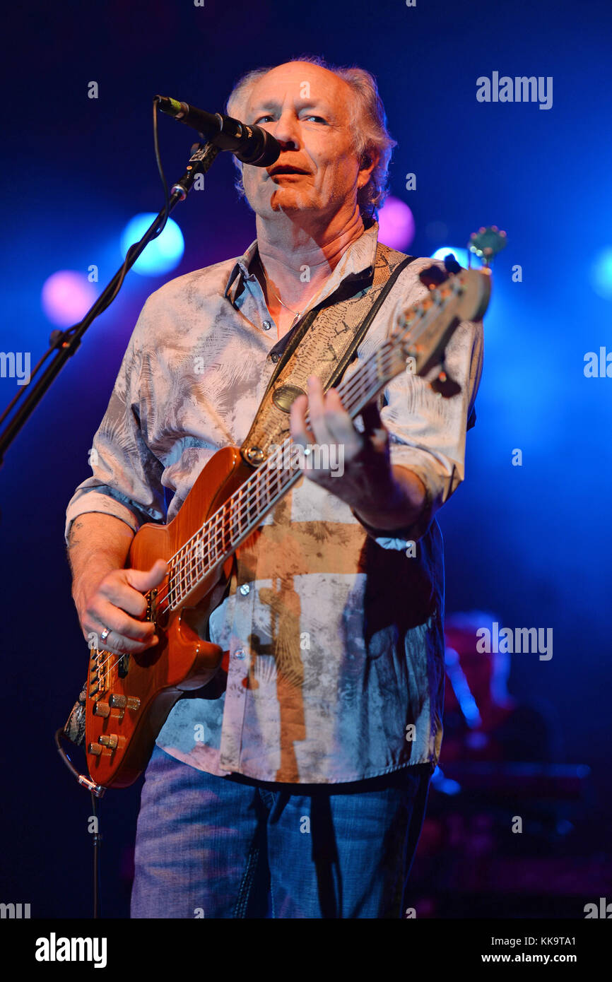 FORT LAUDERDALE, FL - JANUARY 08: Wayne Nelson of The Little River Band ...