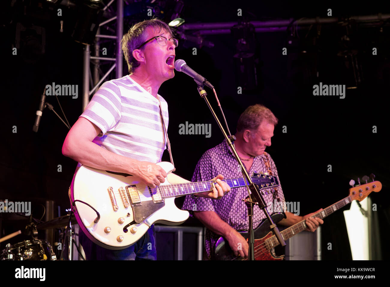 Harry the bass hi-res stock photography and images - Alamy