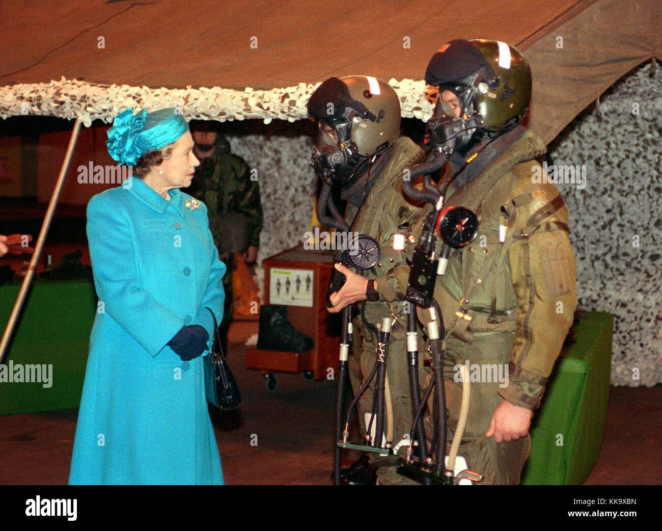 Elizabeth ii in uniform hi-res stock photography and images - Alamy