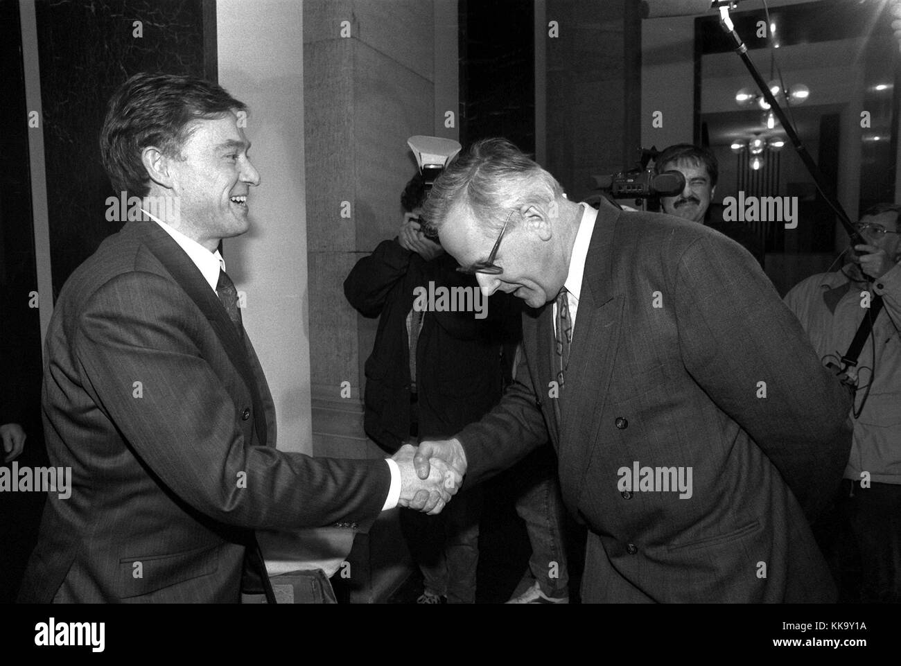 Perfect welcome: The head of the Bonn delegation Horst Köhler, on the ...