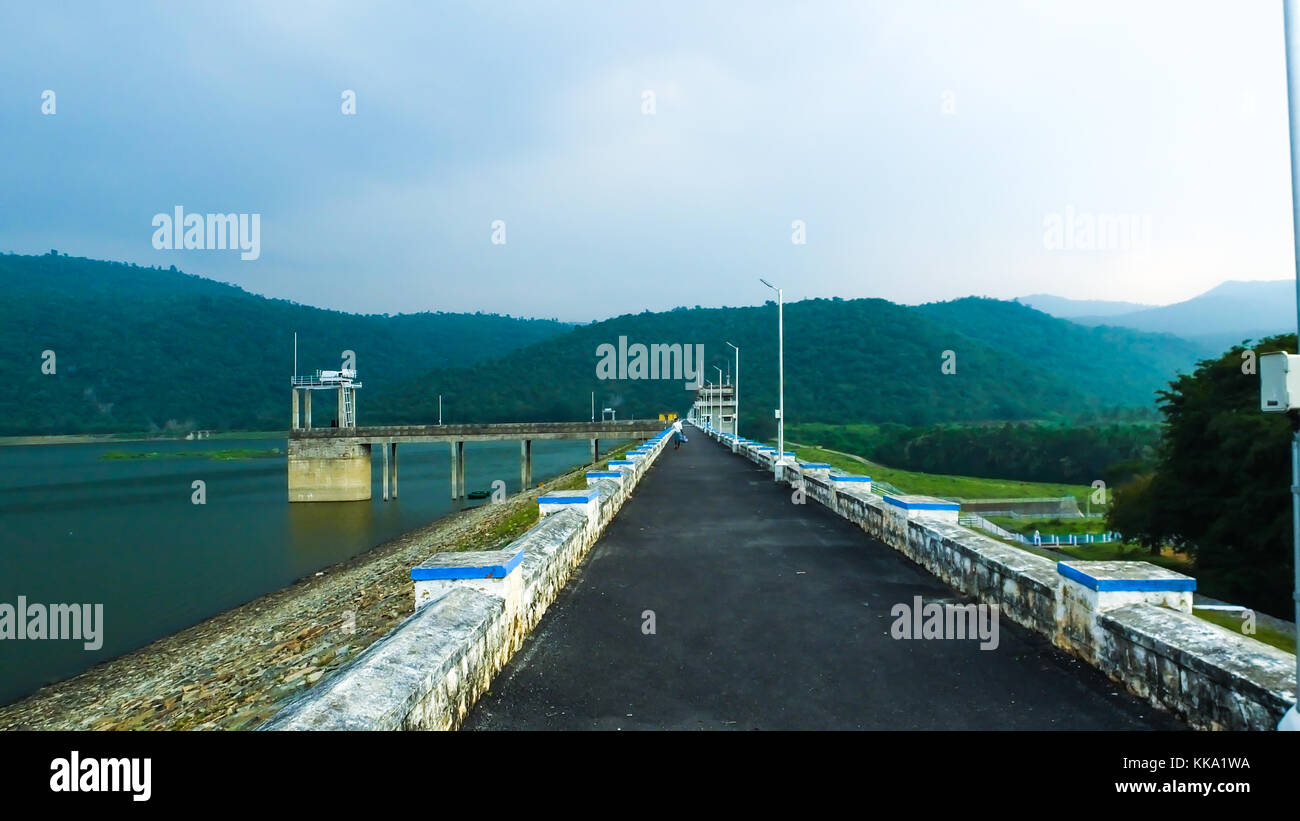 Large dam hi-res stock photography and images - Alamy