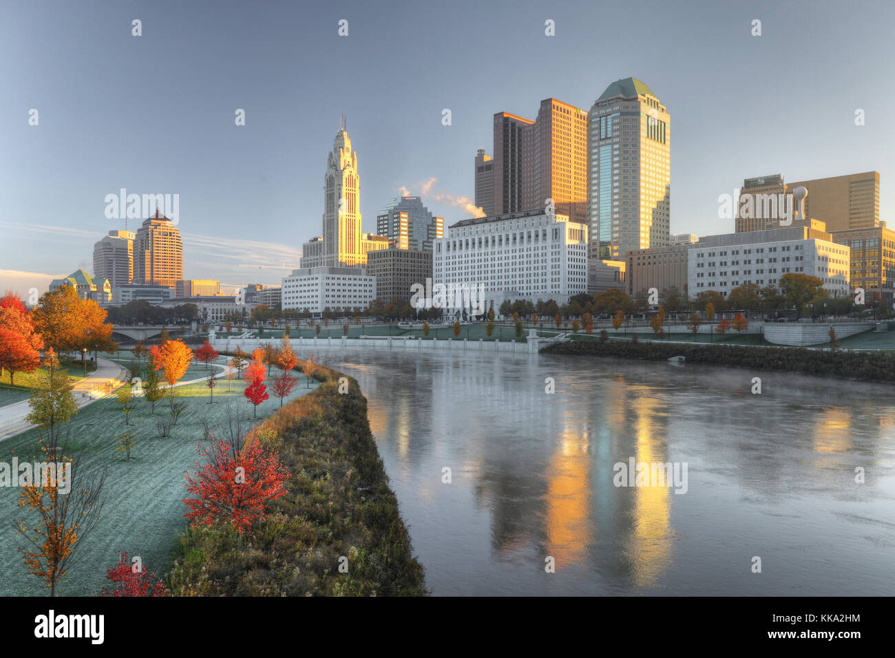 The Columbus, Ohio skyline on a clear fall day Stock Photo - Alamy