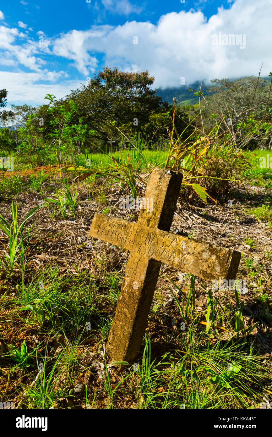 Cemetery Boruca (also known as the Brunca or the Brunka) indigenous ...