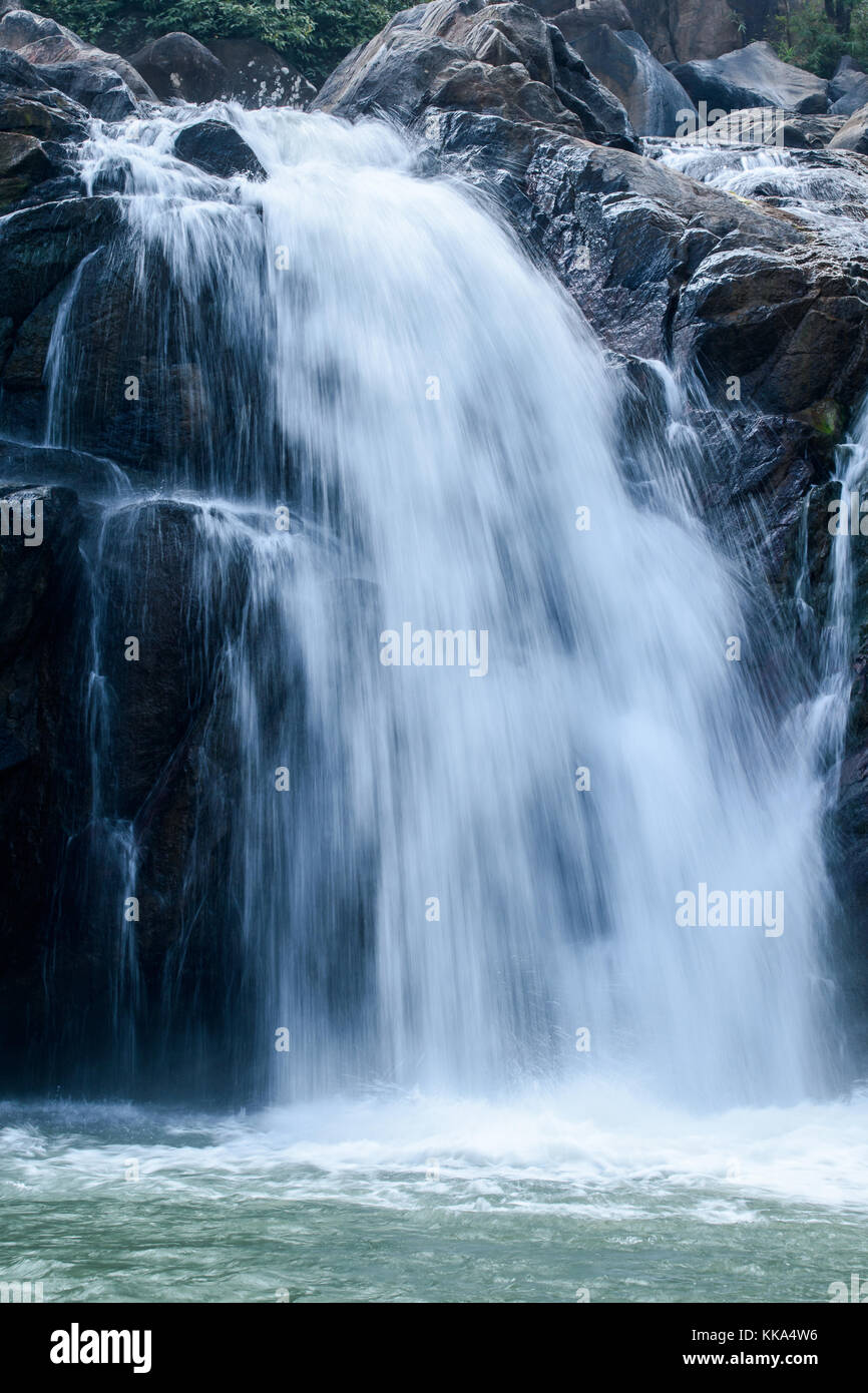 Hundru water fall hi-res stock photography and images - Alamy