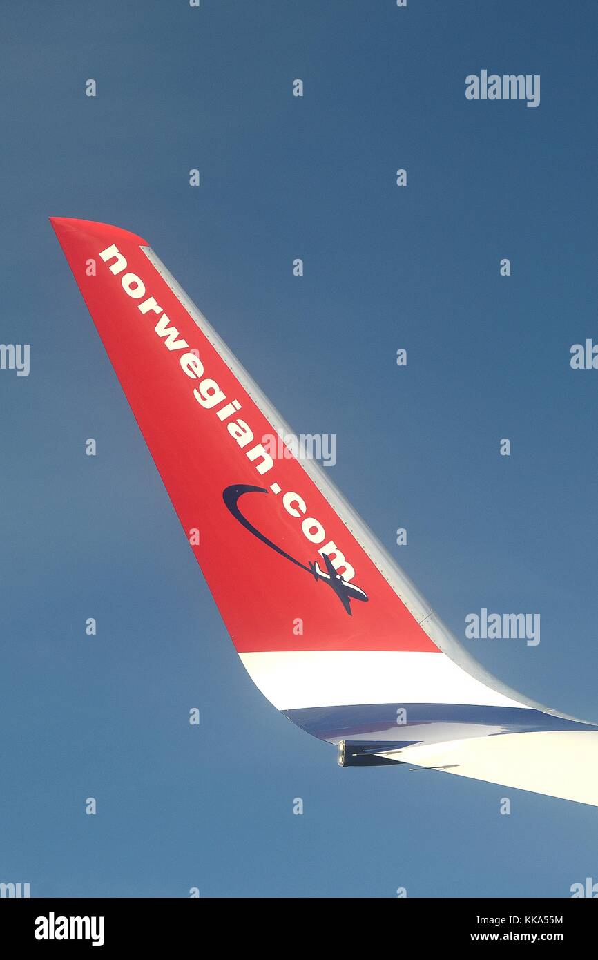 Boeing 737 800 winglet hi-res stock photography and images - Alamy