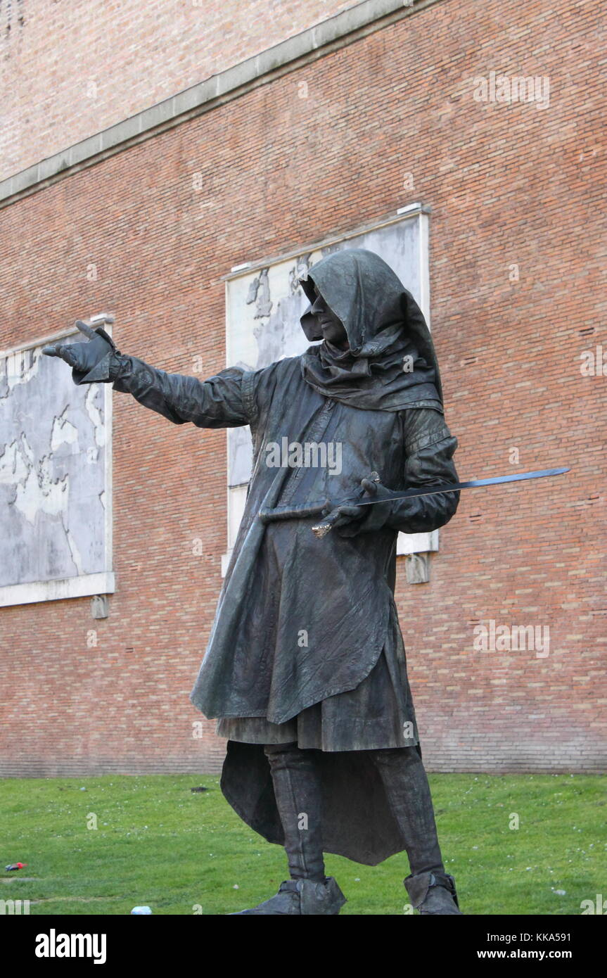 Statue of a medieval soldier Stock Photo - Alamy