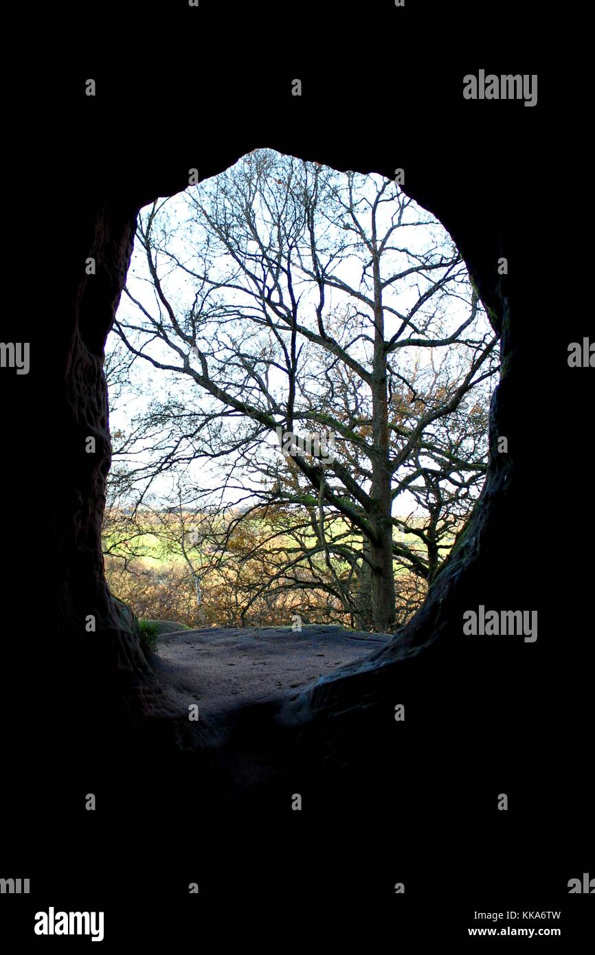 Cave edge hi-res stock photography and images - Alamy