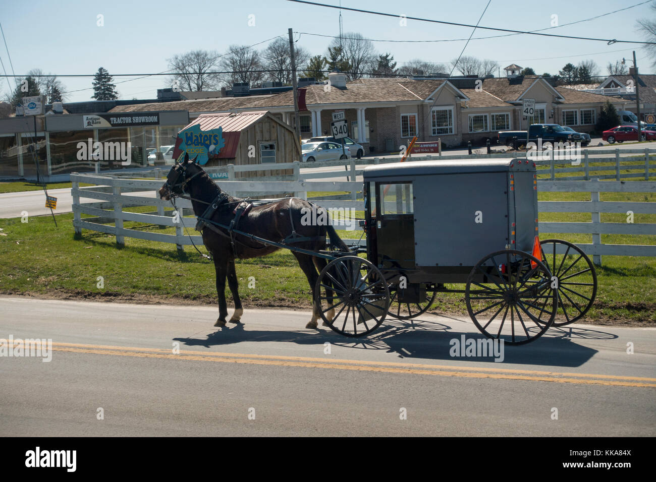Amish buggy Lancaster PA Stock Photo - Alamy