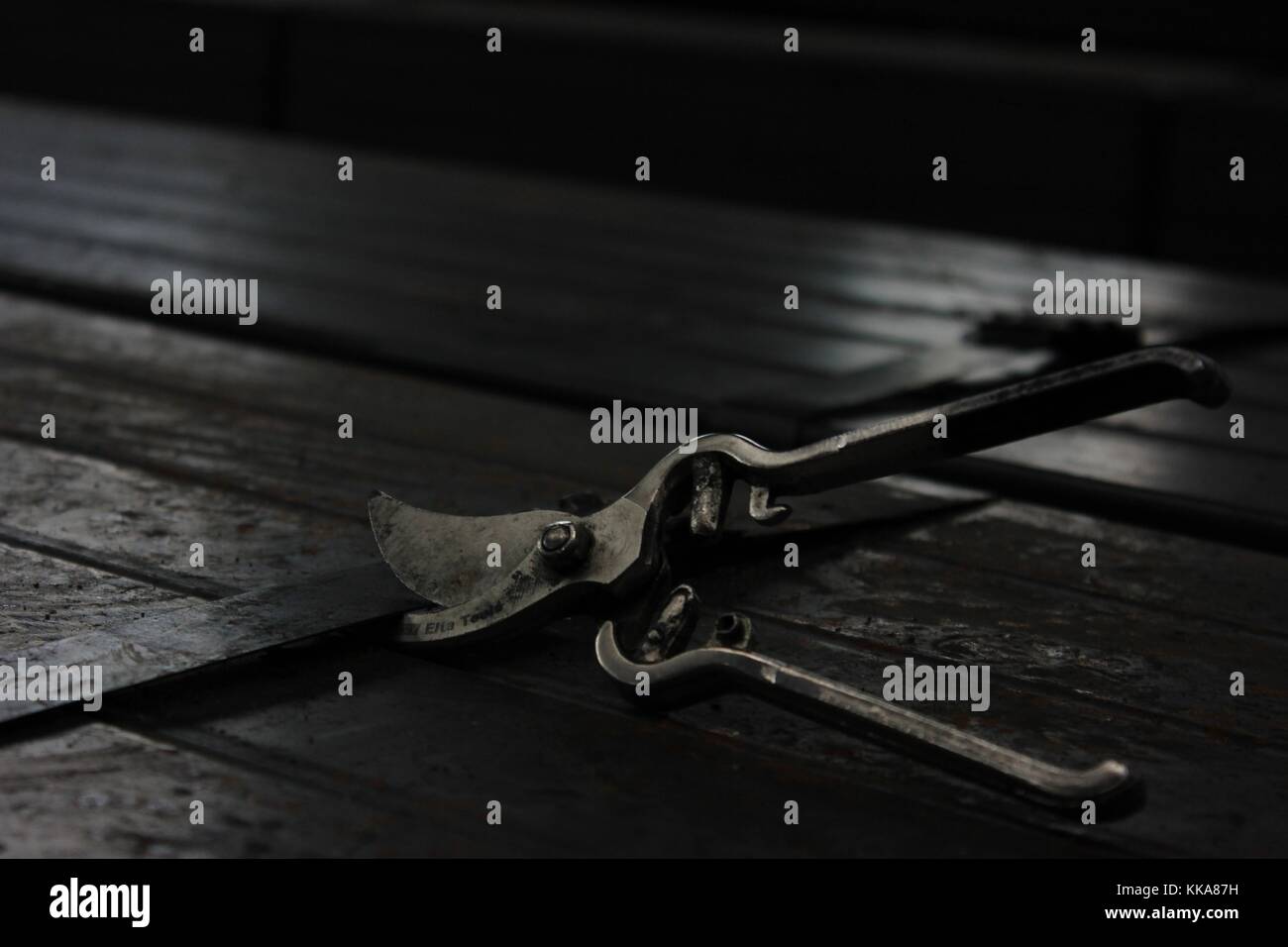 Scissor factory hi-res stock photography and images - Alamy