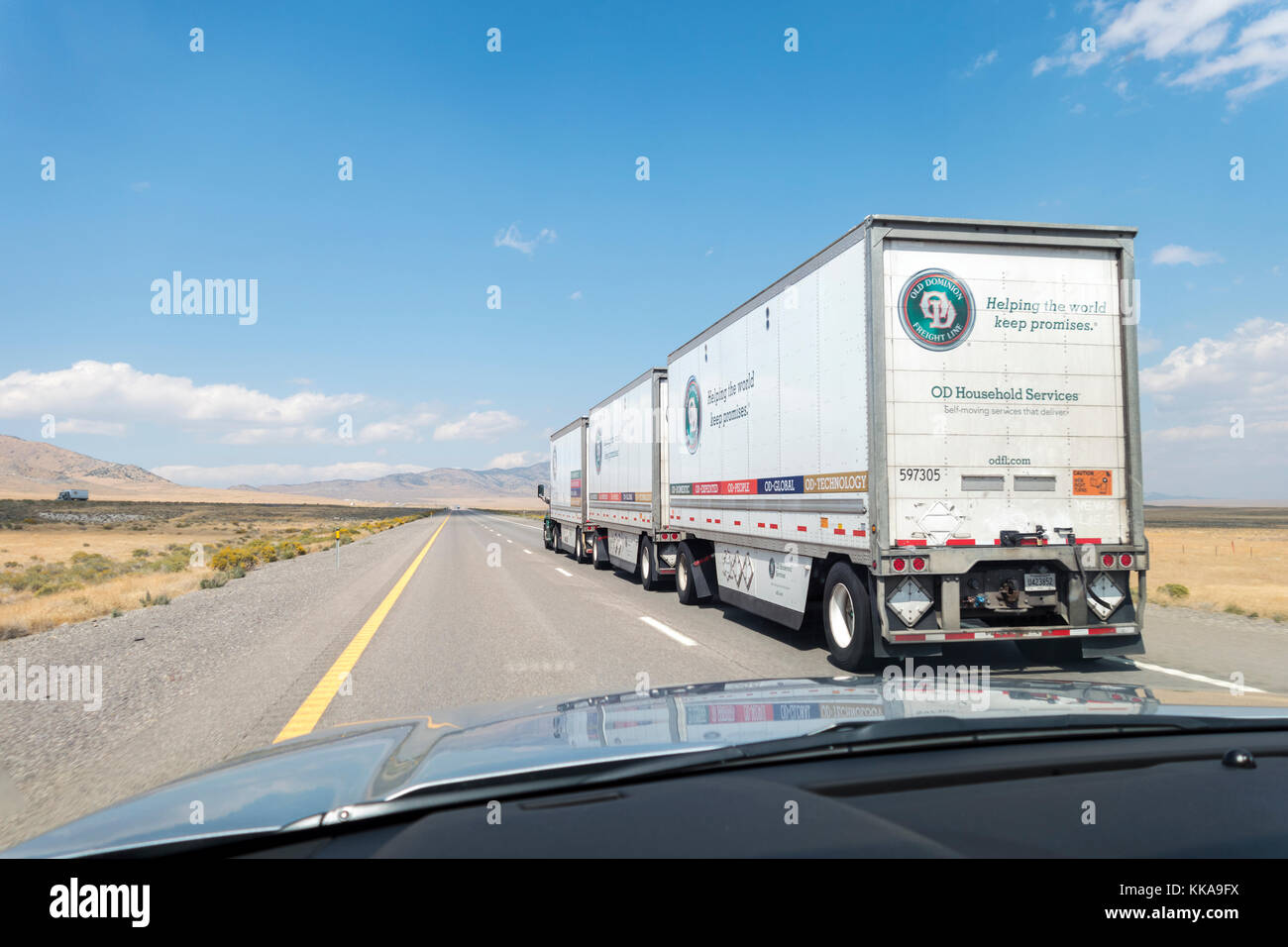 Long line tractor trailers hi-res stock photography and images - Alamy
