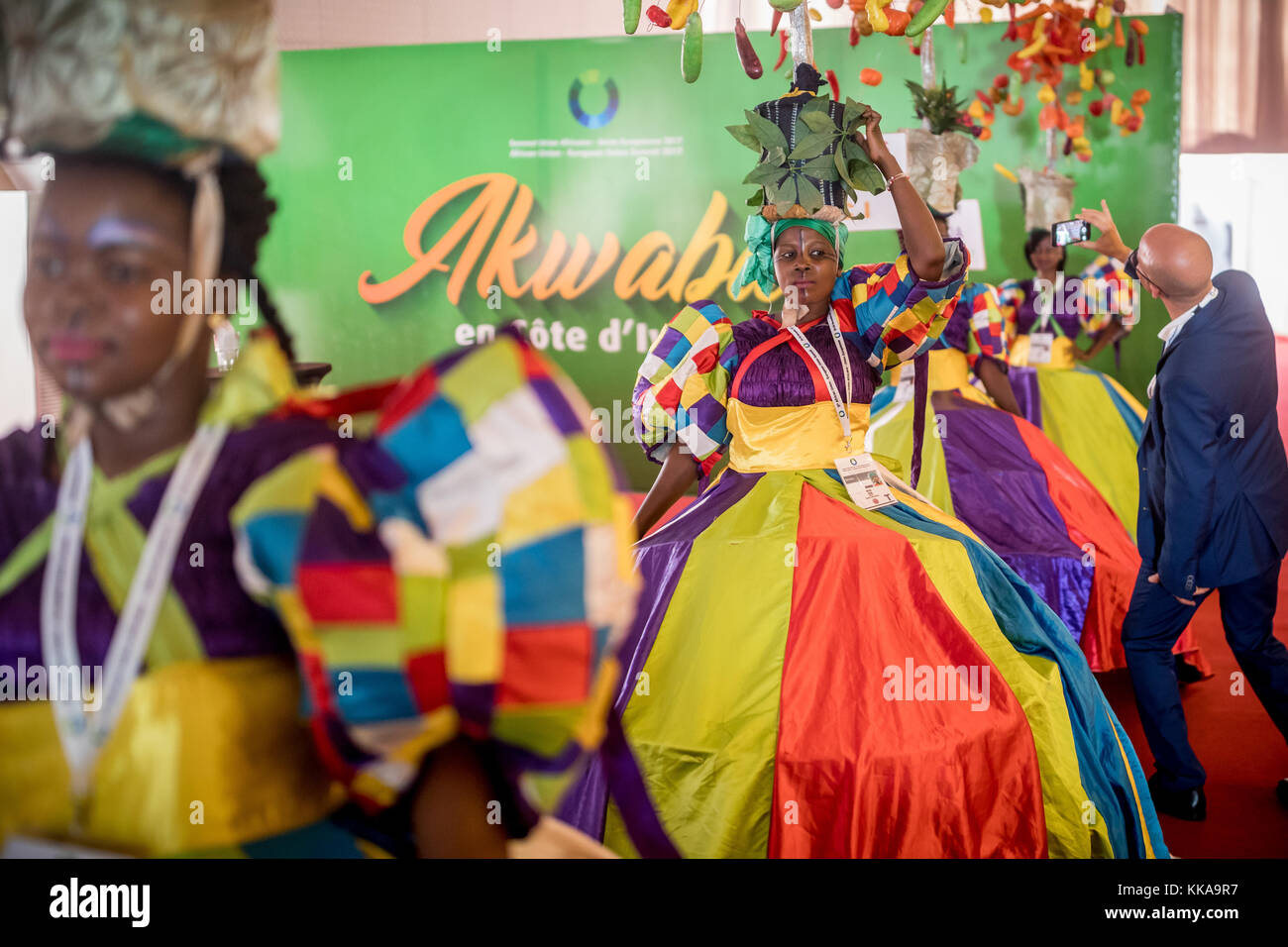 Ivory coast dance hi-res stock photography and images - Alamy