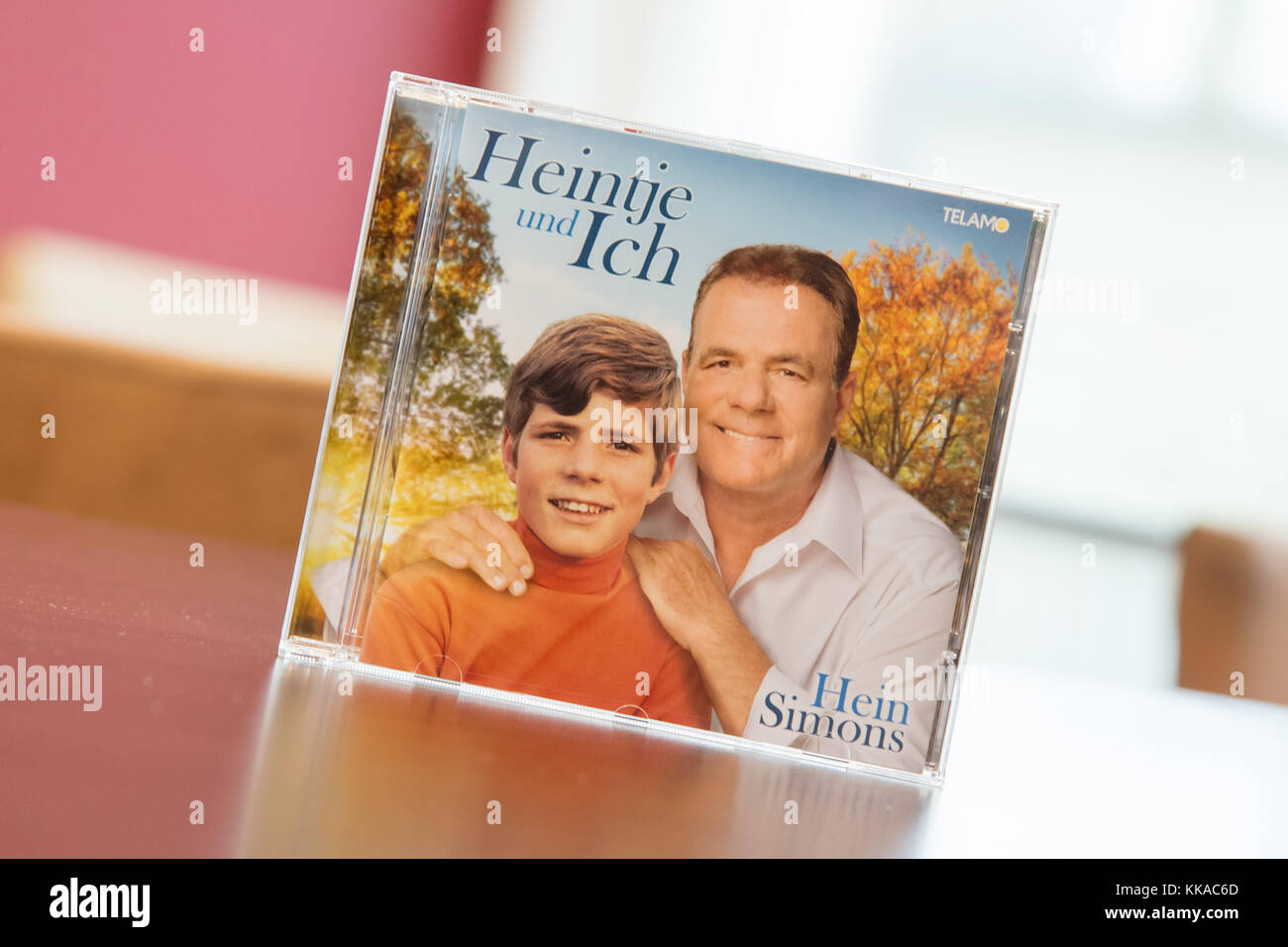 Munich, Germany. 29th Nov, 2017. The new album of singer Heins Simons ...