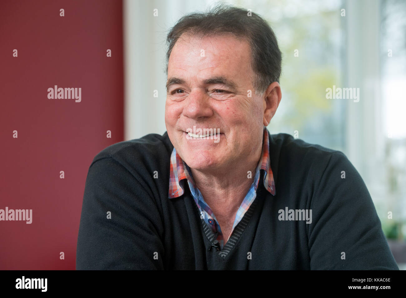 Munich, Germany. 29th Nov, 2017. Singer Heins Simons presents his new ...