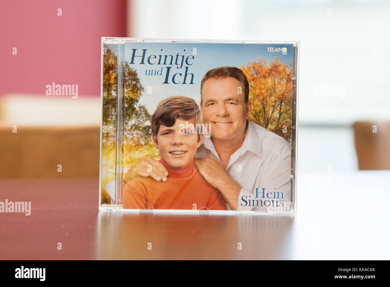 Munich, Germany. 29th Nov, 2017. The new album of singer Heins Simons ...