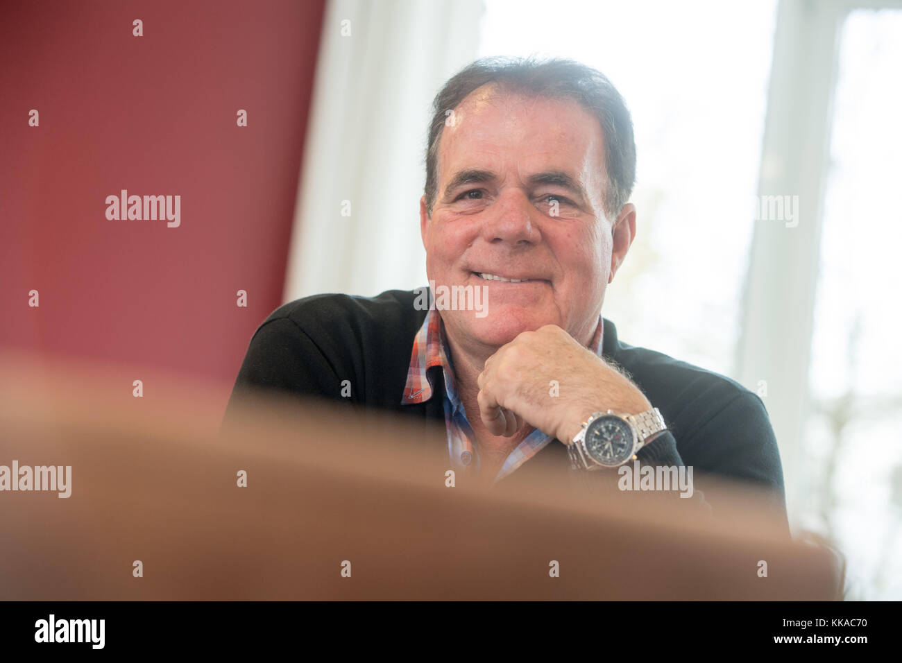 Munich, Germany. 29th Nov, 2017. Singer Heins Simons presents his new ...