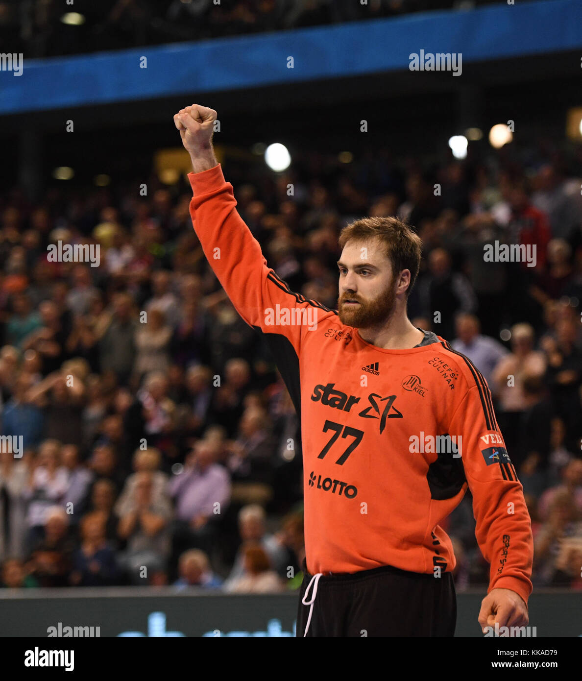 Flensburg, Germany. 29th Nov, 2017. Kiel's goalkeeper Andreas Wolff ...