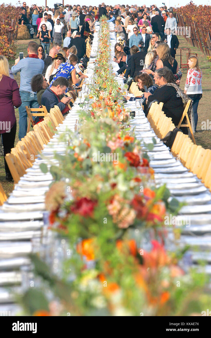 Napa, CA, USA. 21st Nov, 2017. Guests arrive for the Grateful Table ...