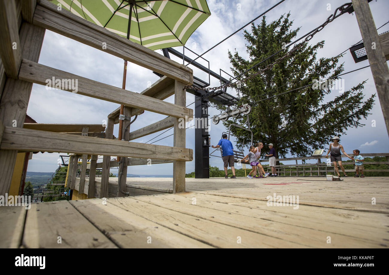 Galena, Iowa, USA. 22nd June, 2017. Kids and adults get off the Black ...