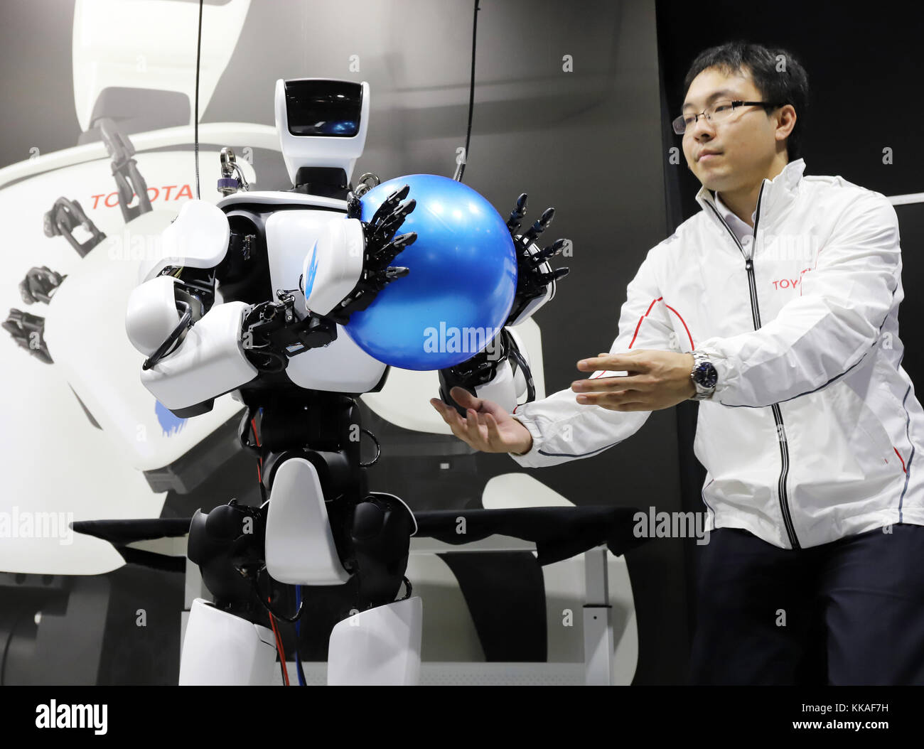 Tokyo, Japan. 29th Nov, 2017. Japan's automobile giant Toyota Motor ...