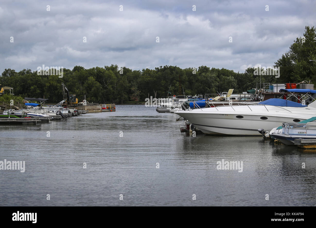 Andalusia, Iowa, USA. 17th Aug, 2017. Boats are seen moored at Kelly's ...