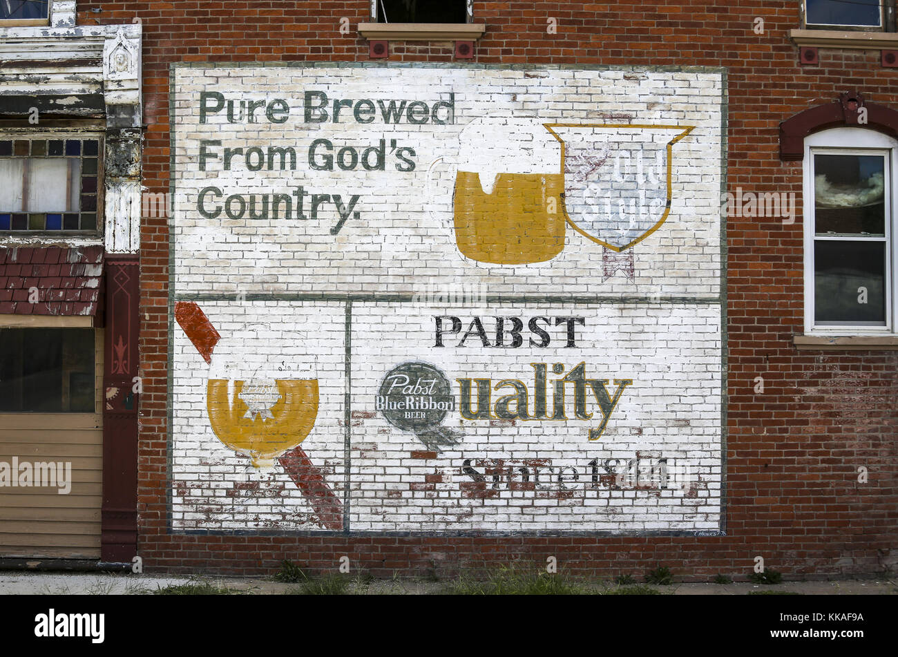 Pabst blue ribbon beer hi-res stock photography and images - Alamy