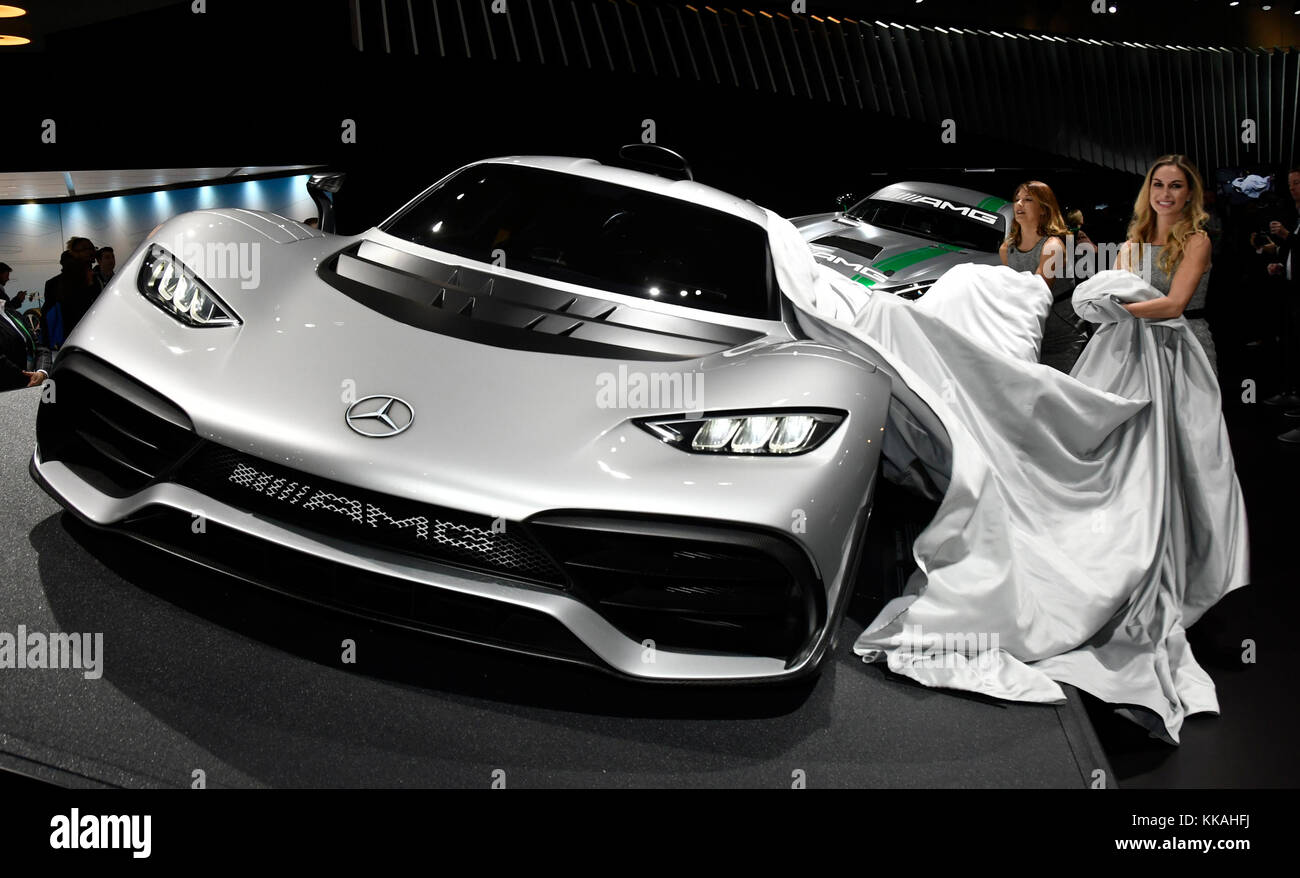 72 mph hi-res stock photography and images - Alamy