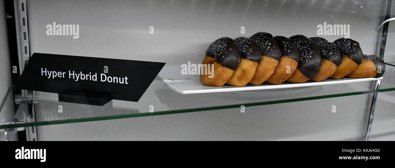 Los Angeles CA. 29th Nov, 2017. Mercedes booth serves up some hyper ...