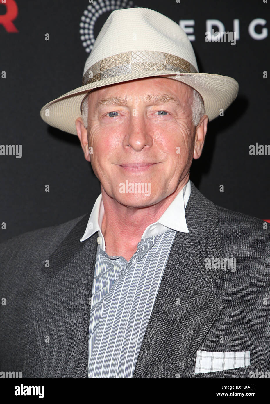 Mark rolston hi-res stock photography and images - Alamy