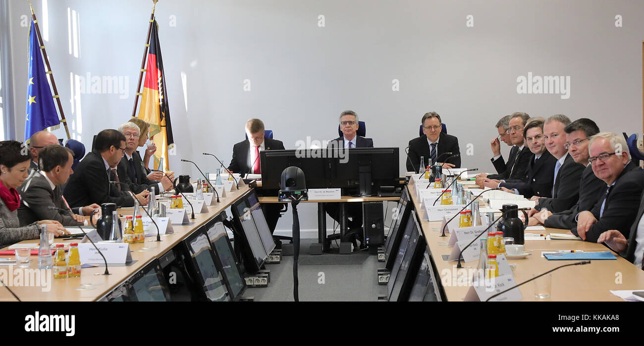 Berlin, Germany. 30th Nov, 2017. German Minister of the Interior Thomas ...