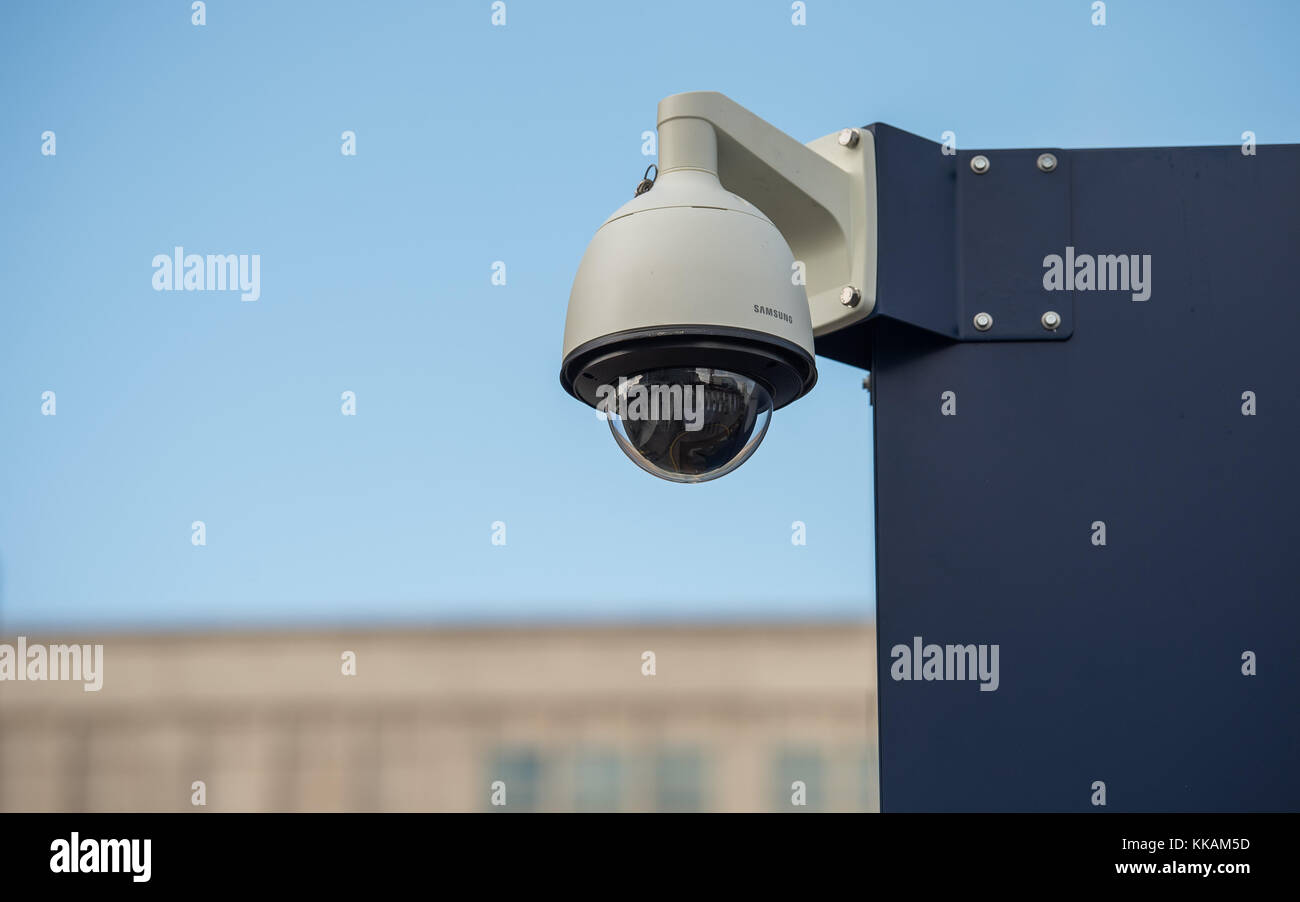 Berlin, Germany. 30th Nov, 2017. A surveillance camera attached to the ...