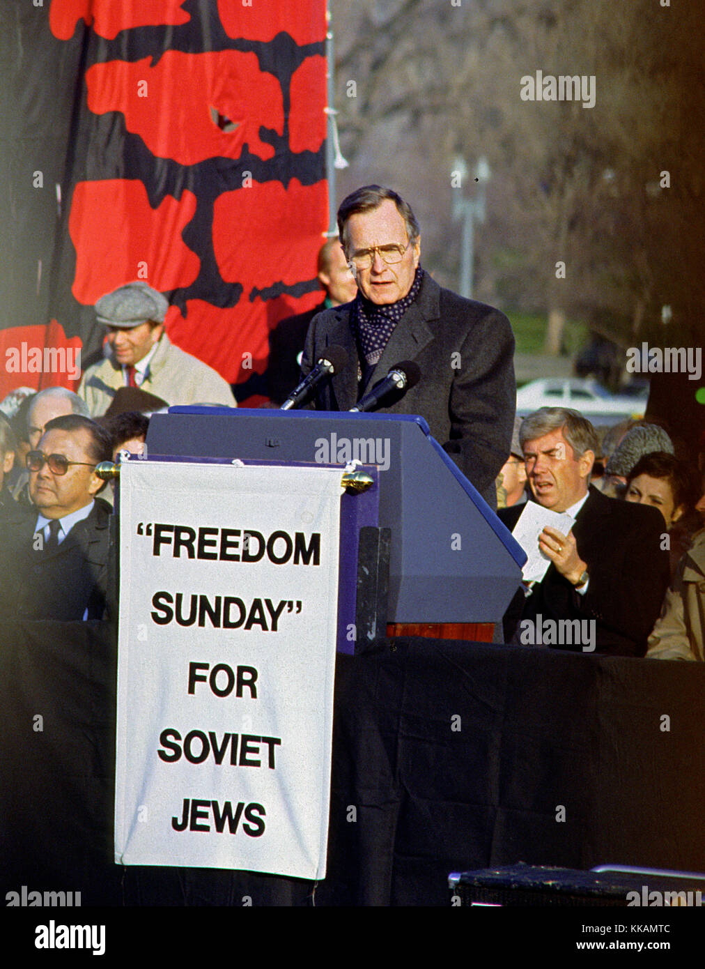 George h w bush campaign hi-res stock photography and images - Alamy