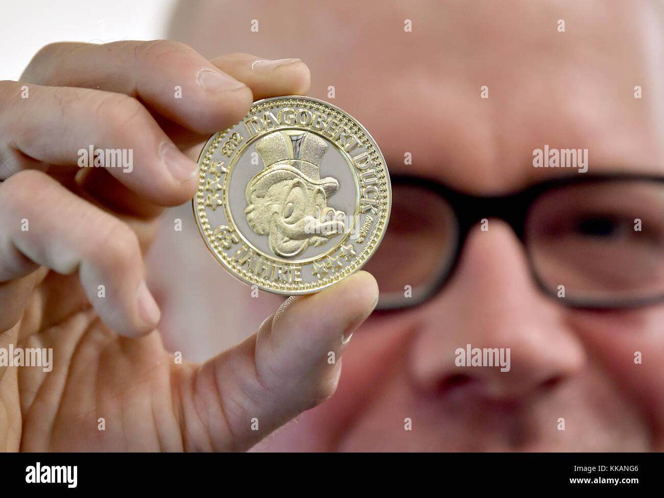 Berlin, Germany. 30th Nov, 2017. Peter Hoepfner, editor-in-chief of the ...
