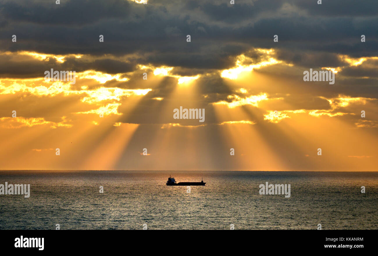 English channel ship hi-res stock photography and images - Alamy