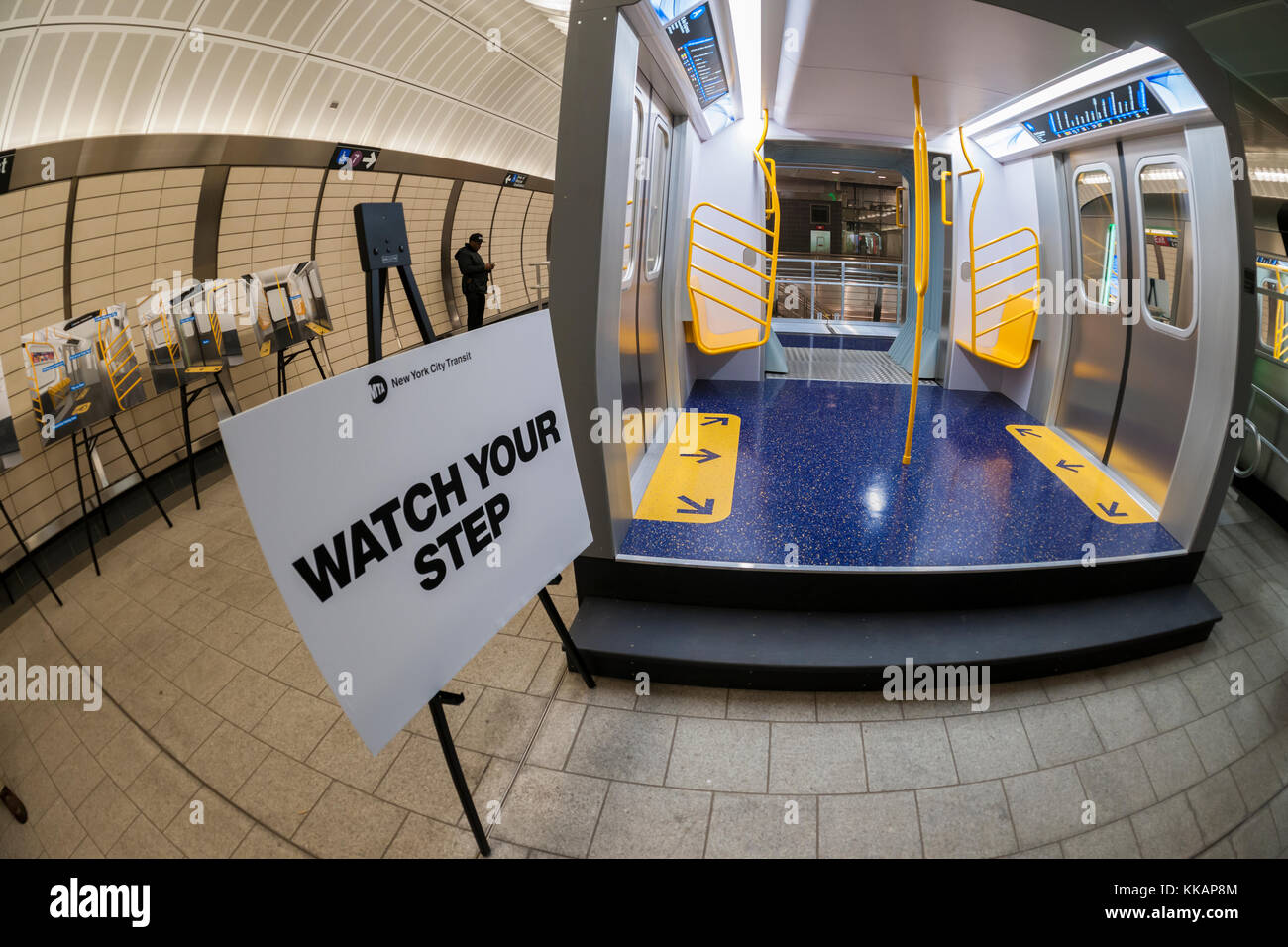 New York City, USA. 30th November, 2017. Commuters, media and subway ...