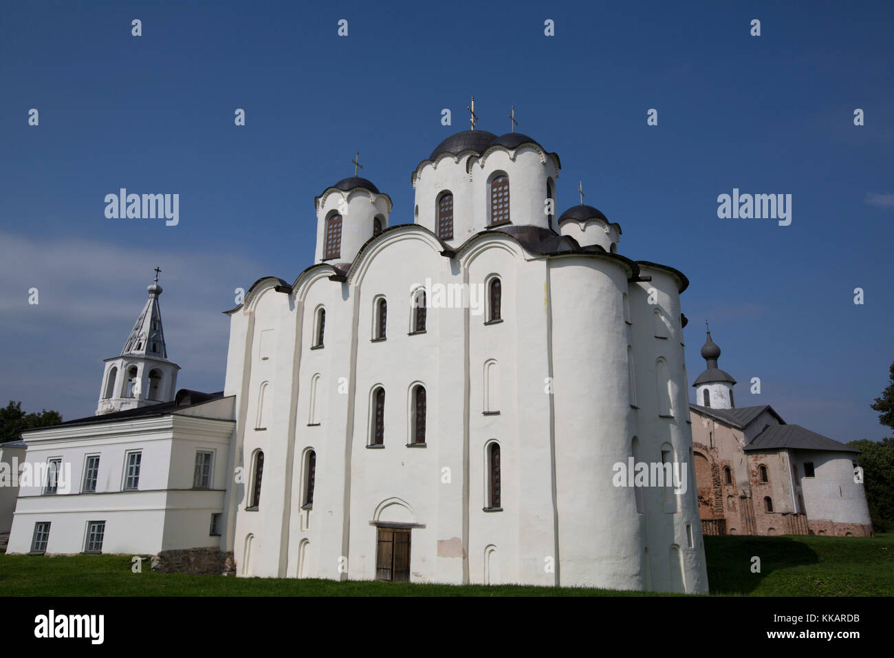 Russian 12th century cathedral architecture hi-res stock photography ...