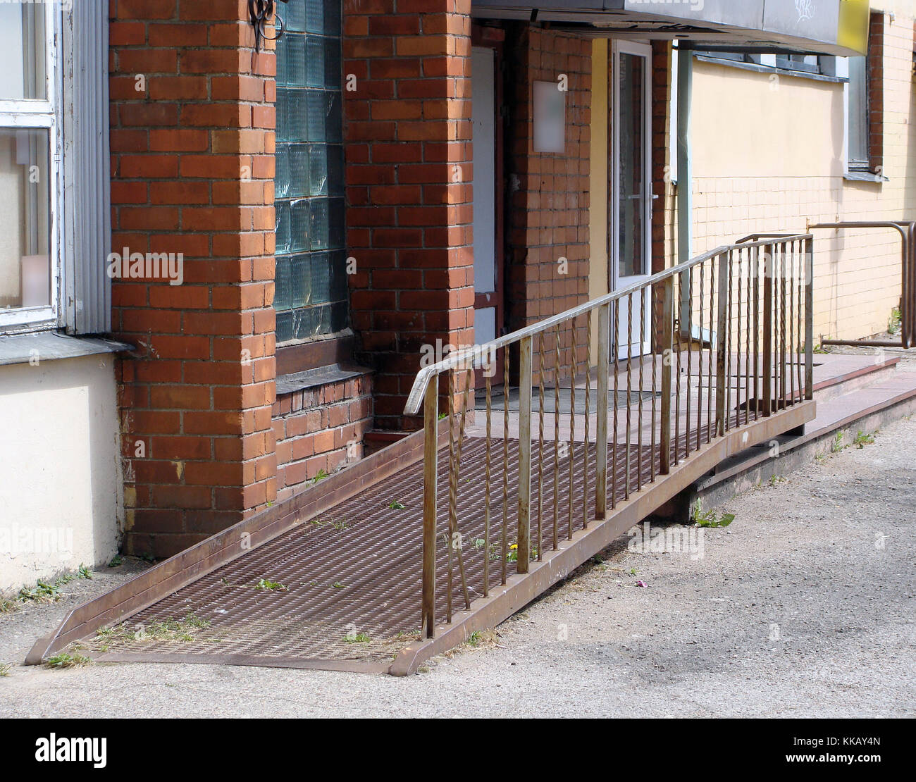 Wheelchair ramp house hi-res stock photography and images - Alamy