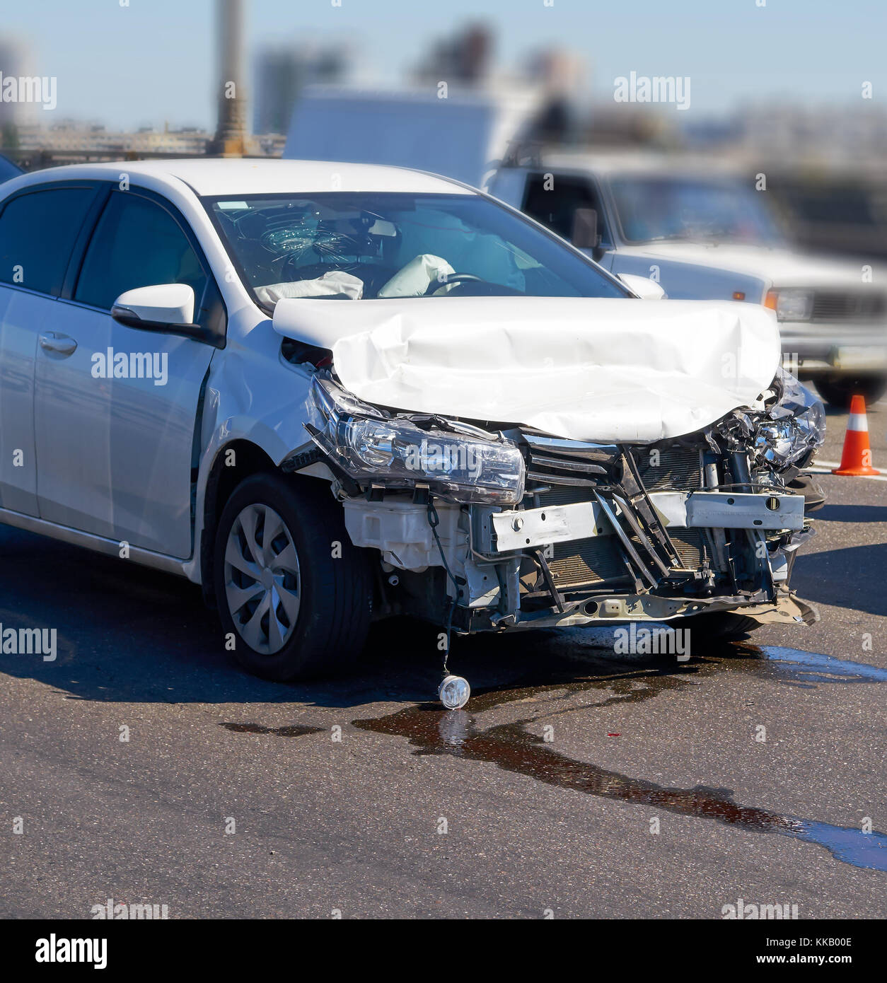 Front car crash accident Stock Photo - Alamy