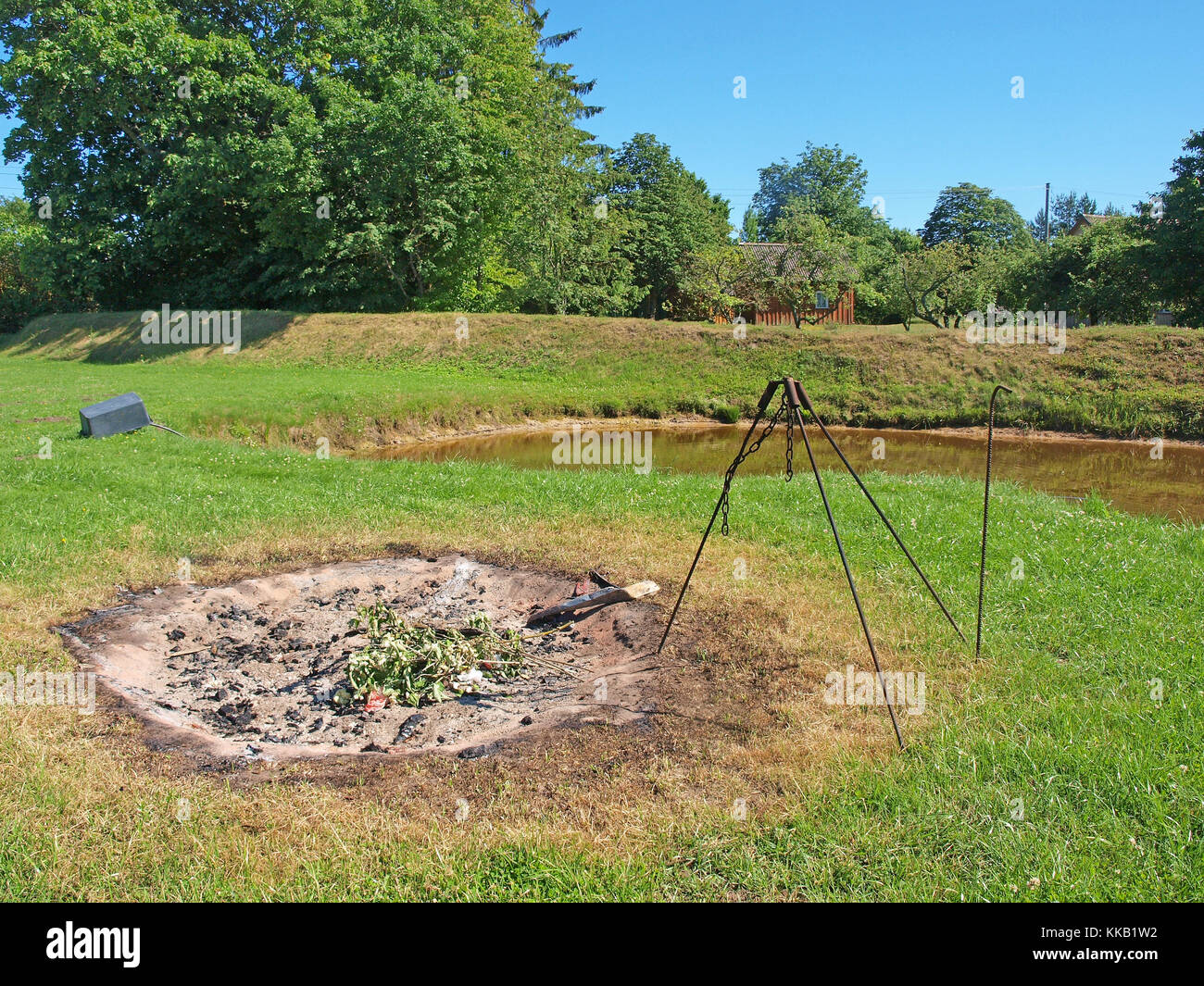 Pond burn hi-res stock photography and images - Alamy