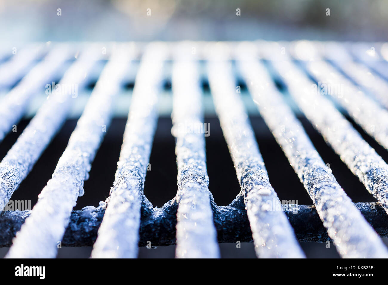 Frost on metal hi-res stock photography and images - Alamy