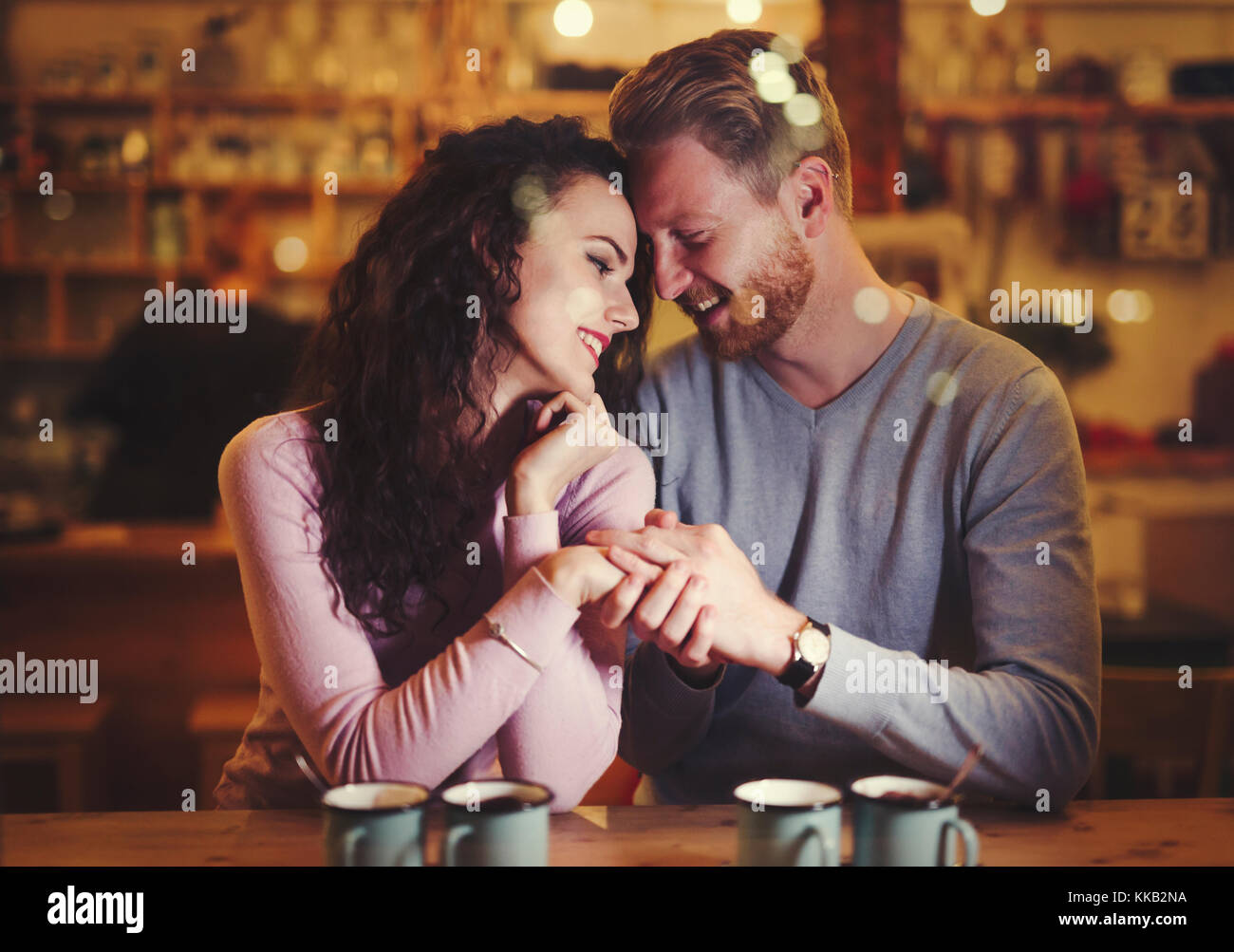 Nightlife bar couple hi-res stock photography and images - Alamy