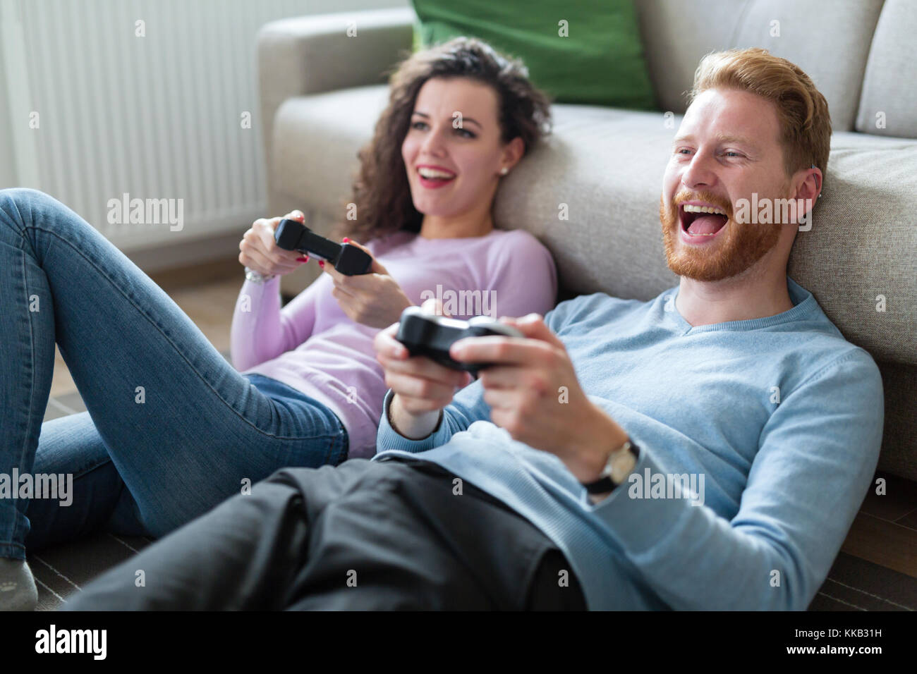 Couple gaming hi-res stock photography and images - Alamy